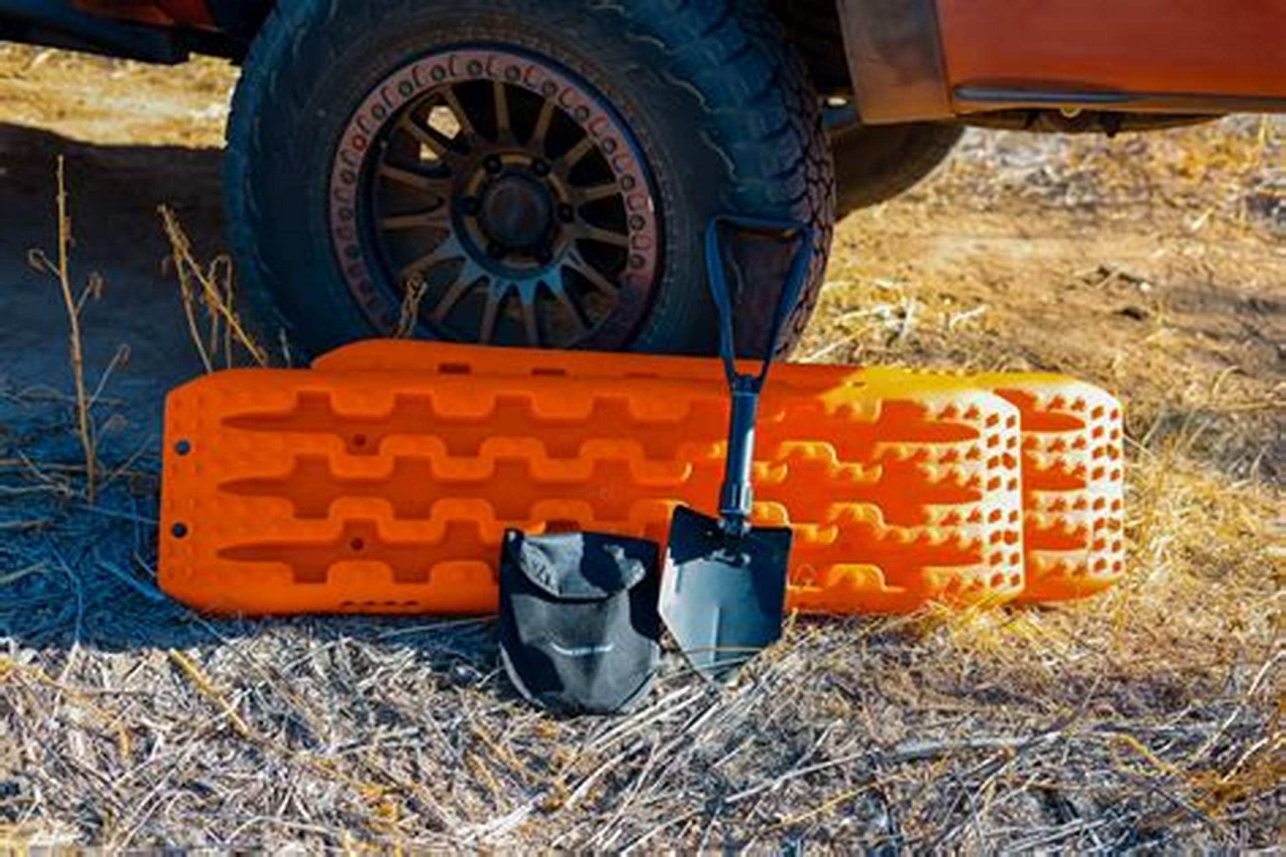 The Best Recovery Gear for Safe Off-Roading in the GCC | Aphcarios